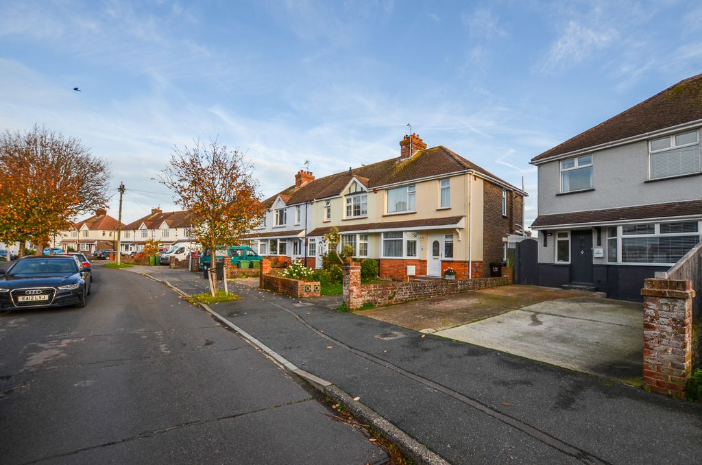 Queens Crescent, Eastbourne, East Sussex BN23, 3 bed terraced house for ...