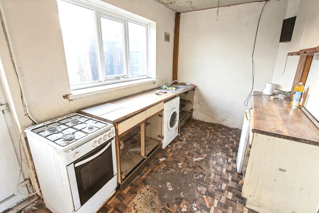 11 Newton Place, Thorpe Hesley, Rotherham S61, 3 bed semi-detached ...