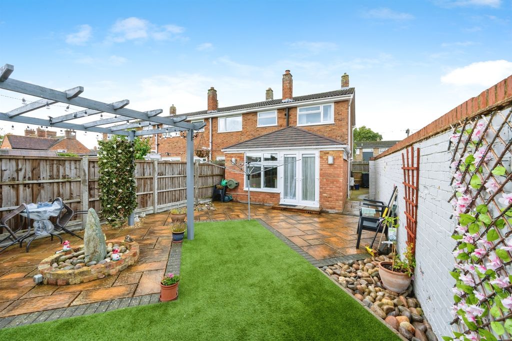Franklin Close, Marston Moretaine, Bedford MK43, 3 bed end terrace ...
