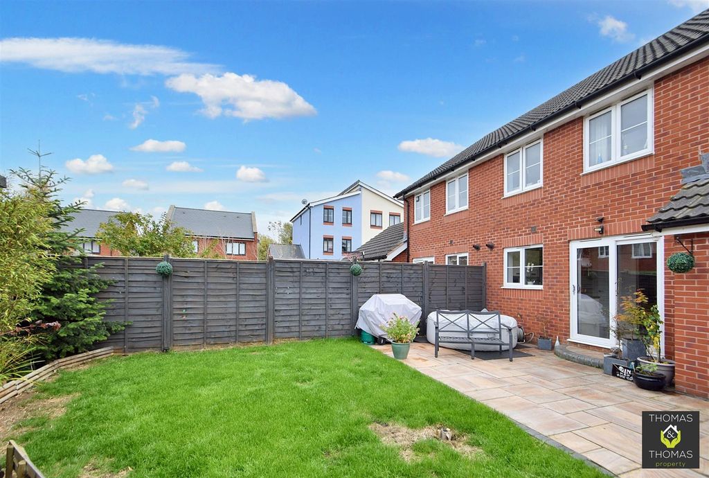 Roselle Drive, Brockworth GL3, 3 bed semi-detached house for sale, £ ...