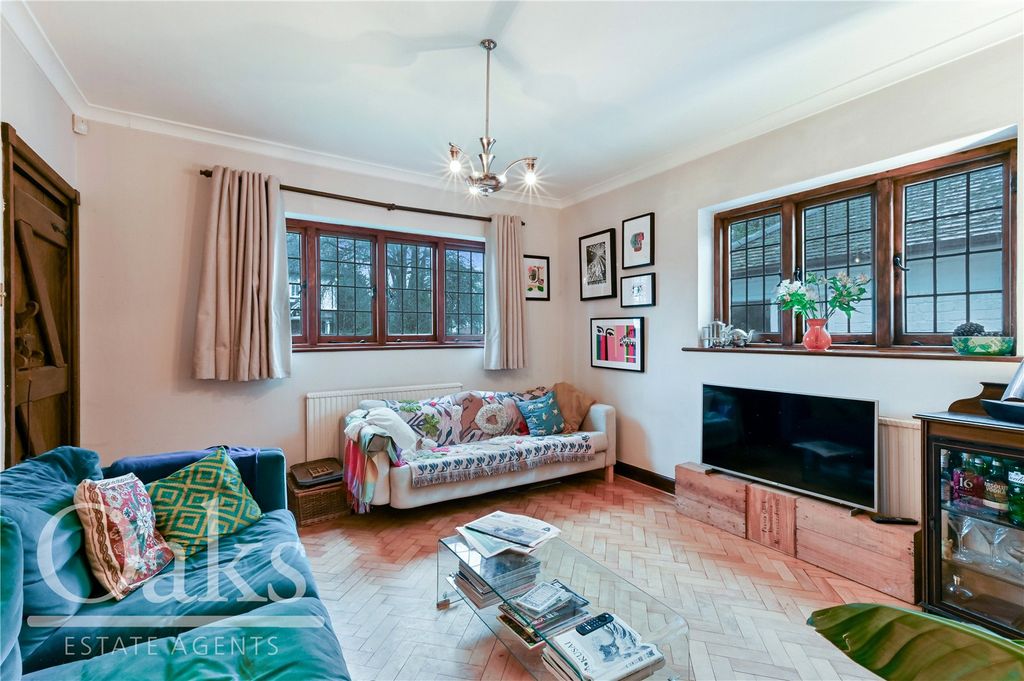 Cheyne Walk, Addiscombe CR0, 5 bed detached house for sale, £950,000 ...