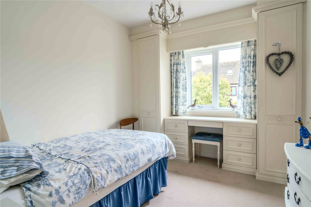 Kingsdale Court, Broadway, Worcestershire WR12, 2 bed flat for sale, £ ...