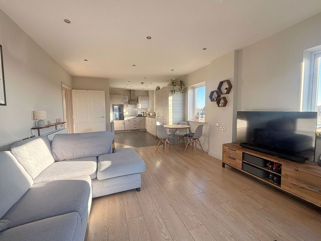 Arundel House, Thornbury Way, Walthamstow E17, 1 bed flat for sale, £ ...
