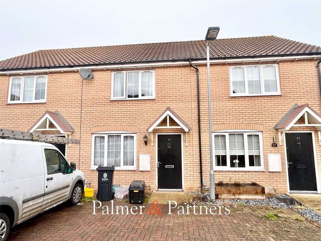 Cross Road, Clacton-On-Sea, Essex CO16, 2 bed terraced house for sale ...