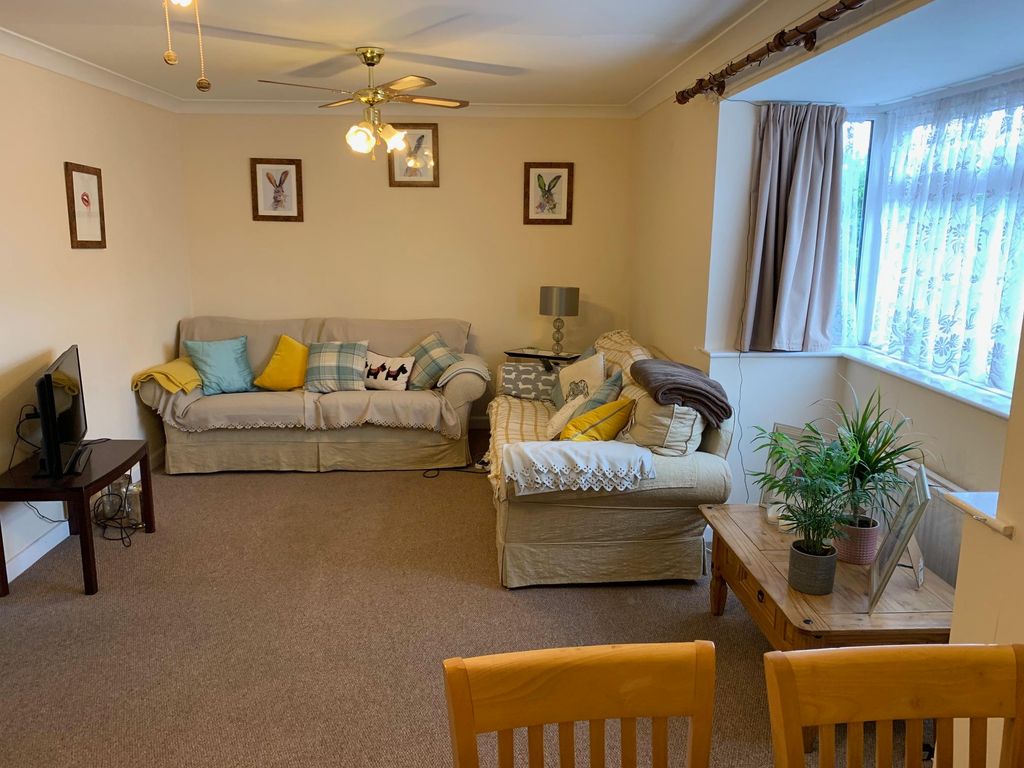 Corbyn Shaw Road, King's Lynn PE30, 3 bed bungalow to rent - 48098411 ...