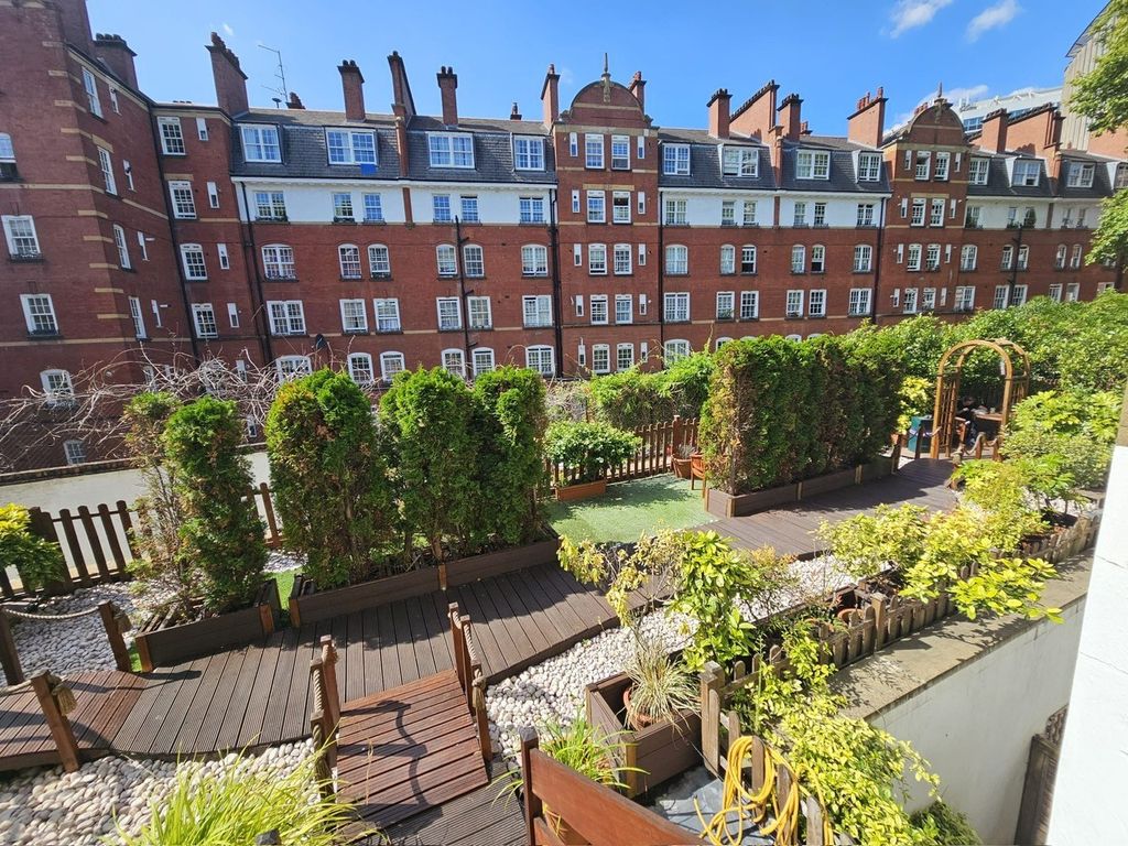 Cartwright Gardens, Bloomsbury WC1H, Studio to rent, £1,972 pcm ...