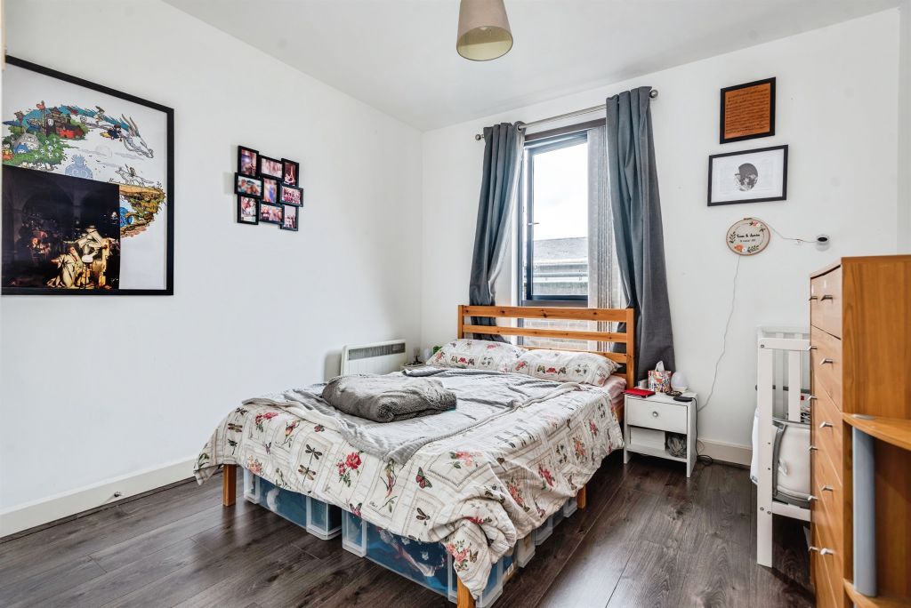 Fire Fly Avenue, Swindon SN2, 2 bed flat for sale, £170,000 | PrimeLocation