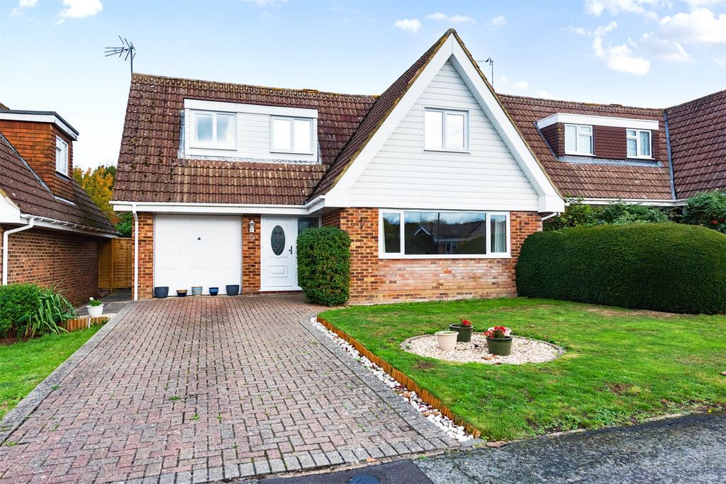 Old Cross Tree Way, Ash Green, Guildford, Surrey GU12, 3 bed bungalow ...