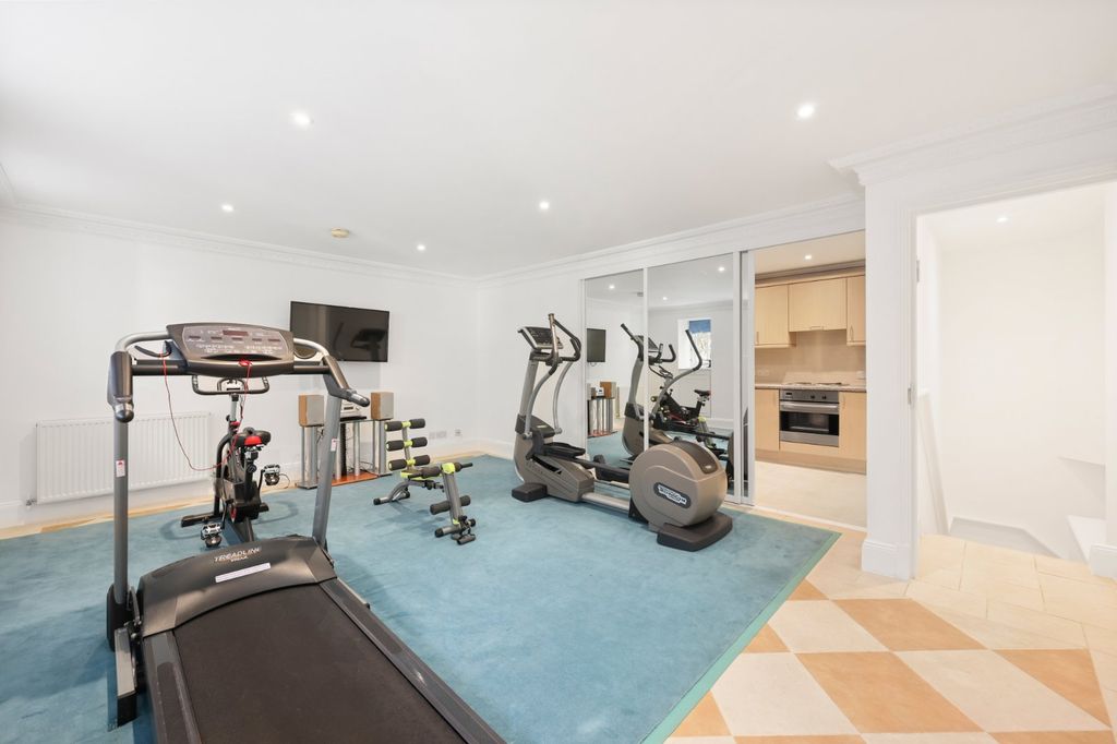 Byron Drive, London N2, 8 bed detached house for sale, £9,500,000 ...