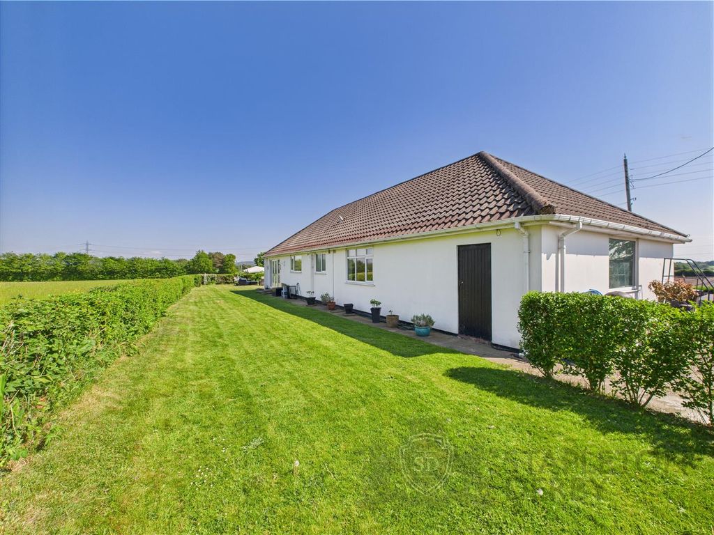 Spa Lane, Lathom, Ormskirk L40, 3 bed detached bungalow for sale, £ ...