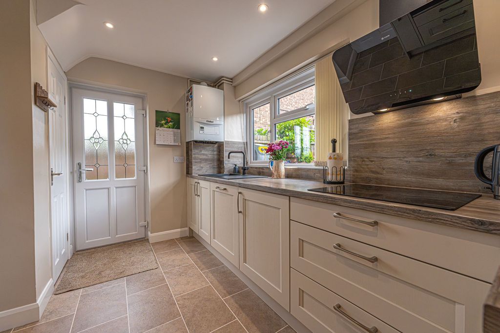 College Glade, Caerleon NP18, 3 bed semi-detached house for sale, £ ...
