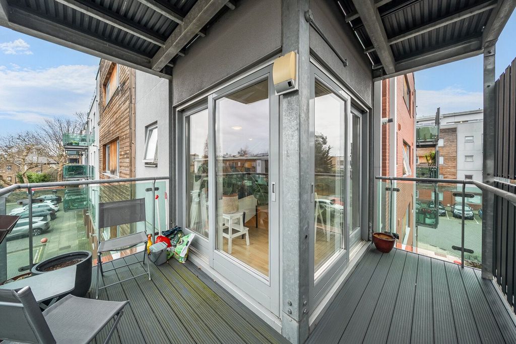 Evan Cook Close, London SE15, 2 bed flat for sale, £500,000 | PrimeLocation