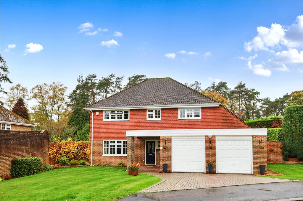 Tudor Close, Grayshott, Hindhead, Surrey GU26, 4 bed detached house for ...