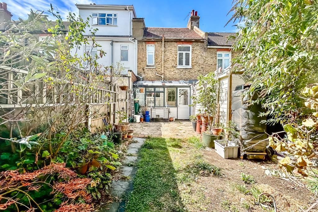 Wenham Drive, Westcliff-On-Sea, Essex SS0, 3 bed terraced house for ...