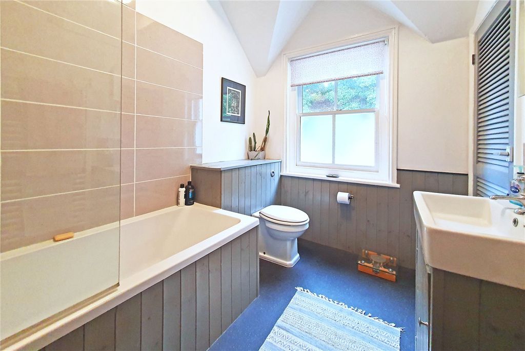 Crossing Cottage, Llanbister Road, Llandrindod Wells LD1, 3 bed ...