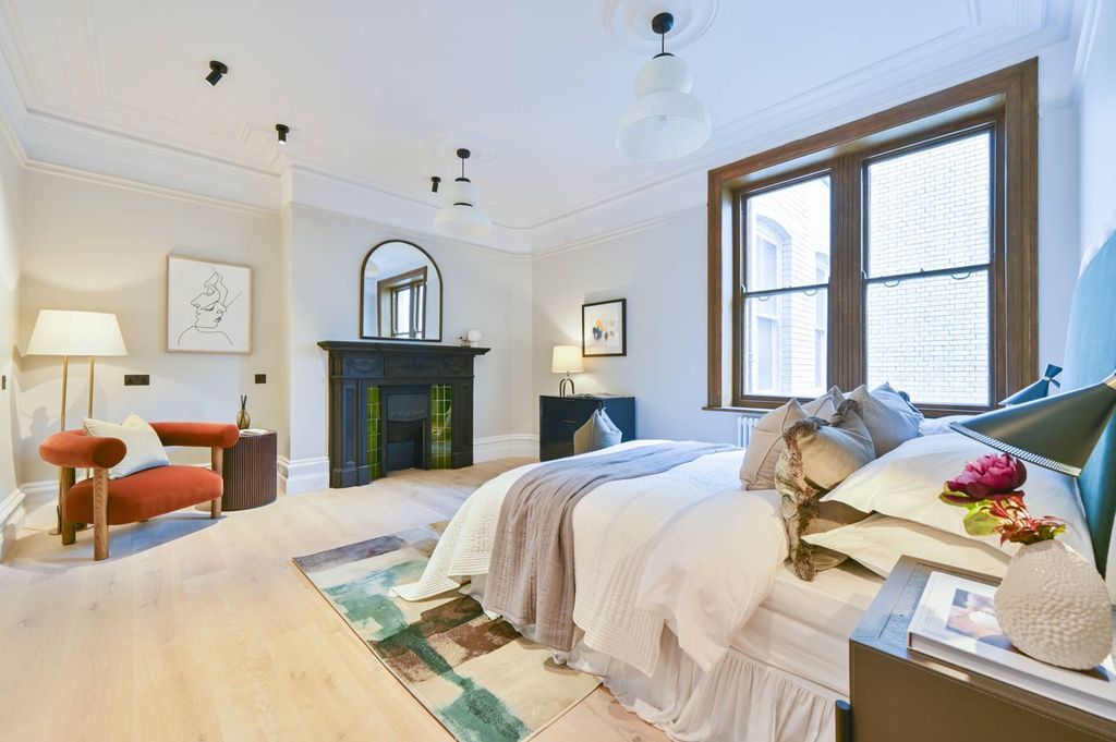 Southampton Row, Bloomsbury, London WC1B, 2 bed flat for sale, £ ...