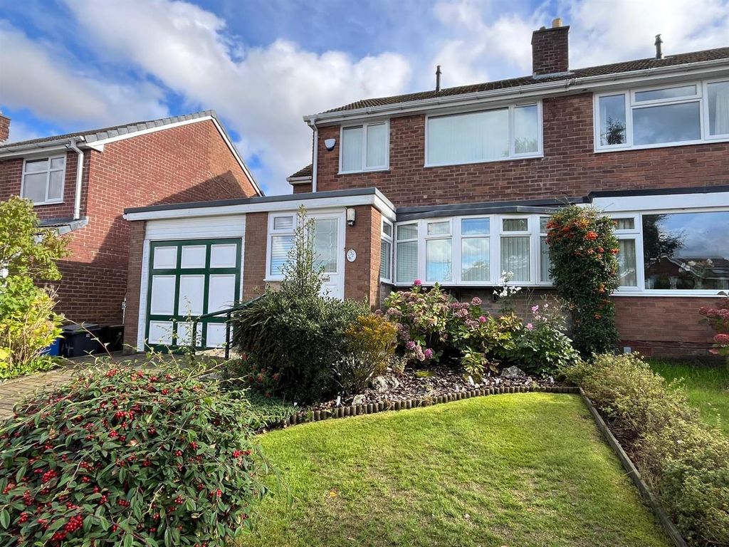 Carrbrook Crescent, Carrbrook, Stalybridge SK15, 4 bed semi-detached ...