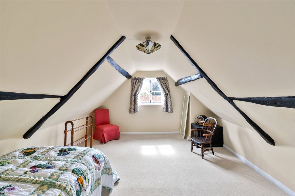 Dippenhall Street, Crondall, Farnham, Hampshire GU10, 4 bed semi ...