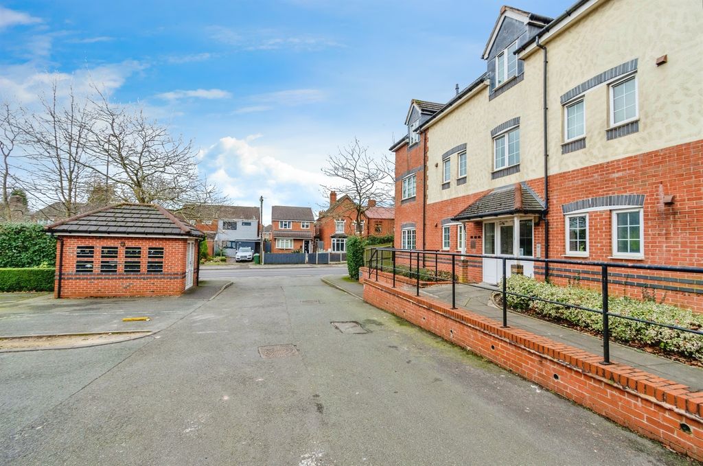 Lichfield Road, Shelfield, Walsall WS4, 2 bed flat for sale, £145,000 ...