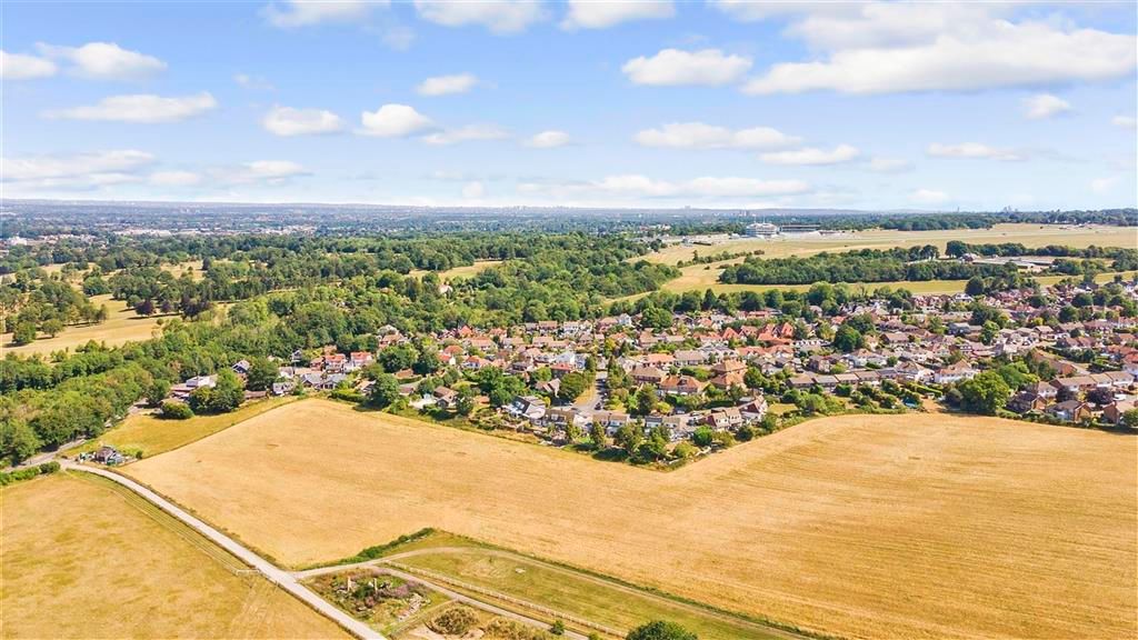 Langley Close, Epsom, Surrey KT18, 4 bed semi-detached house for sale ...