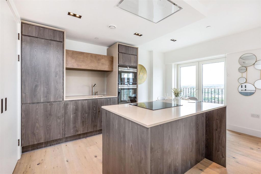 Keybridge Tower, 1 Exchange Gardens, Vauxhall, London SW8, 1 bed flat ...