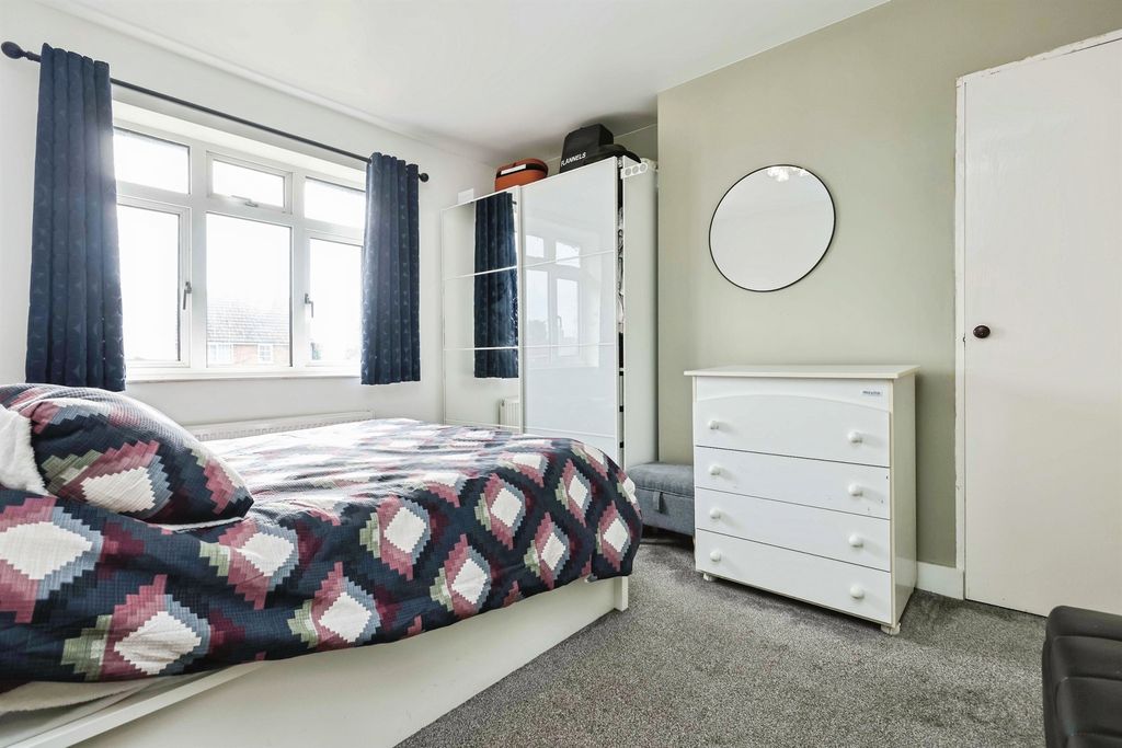 Fatherless Barn Crescent, Halesowen B63, 3 bed semi-detached house for ...