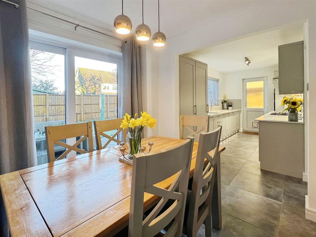 Kerry Close, Derry Hill, Calne SN11, 3 bed semi-detached house for sale ...