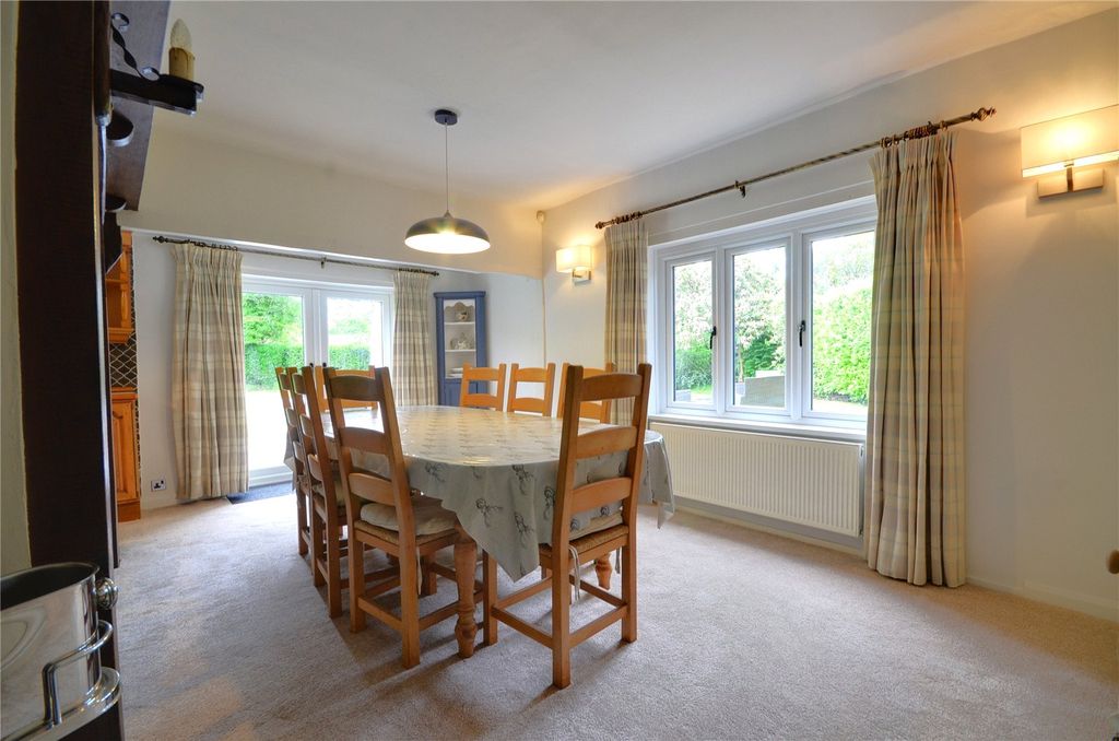 Copthorne, Crawley, West Sussex RH10, 5 bed detached house for sale, £ ...