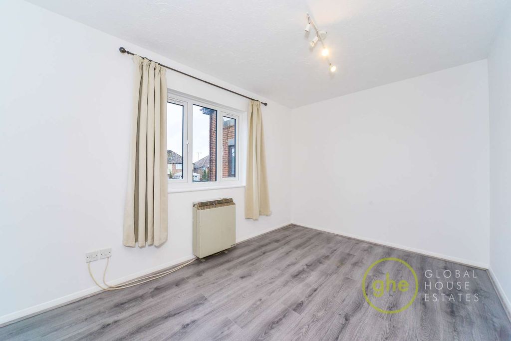 Allington Close, Greenford, London UB6, 1 bed flat to rent, £1,447 pcm ...