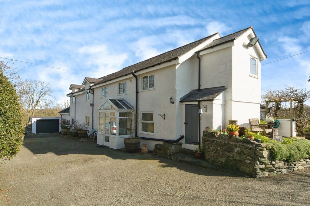 Llanfechell, Amlwch LL68, 5 bed detached house for sale, £640,000 ...