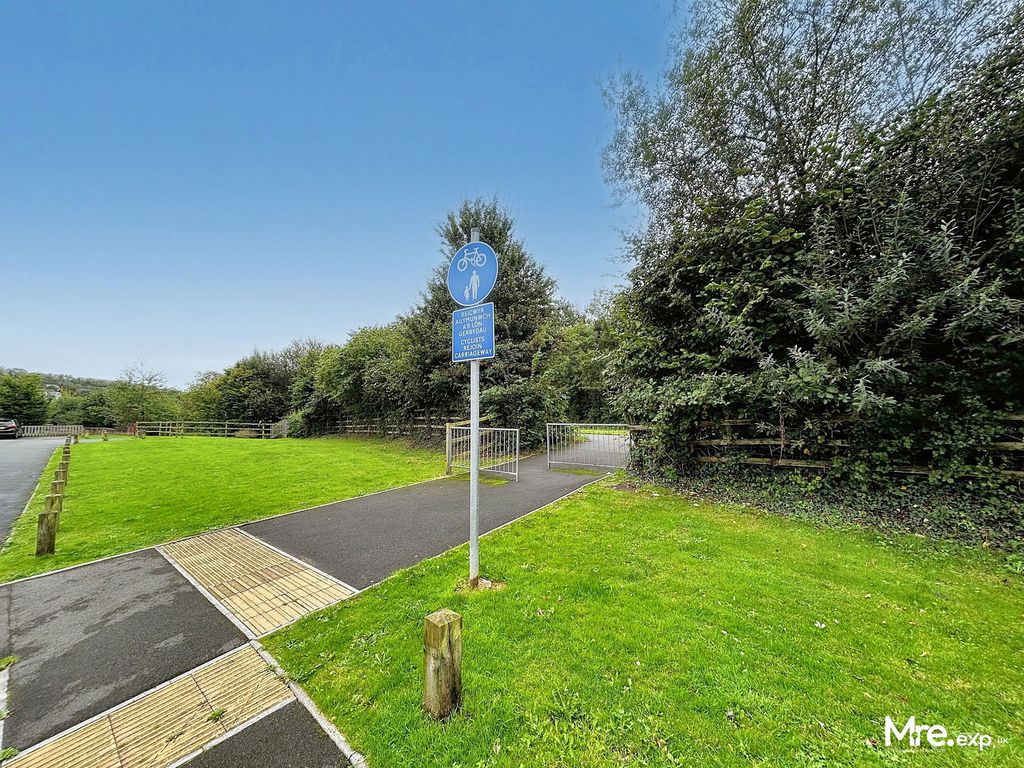 Ffordd Cadfan, Bridgend CF31, 3 bed semi-detached house for sale, £ ...