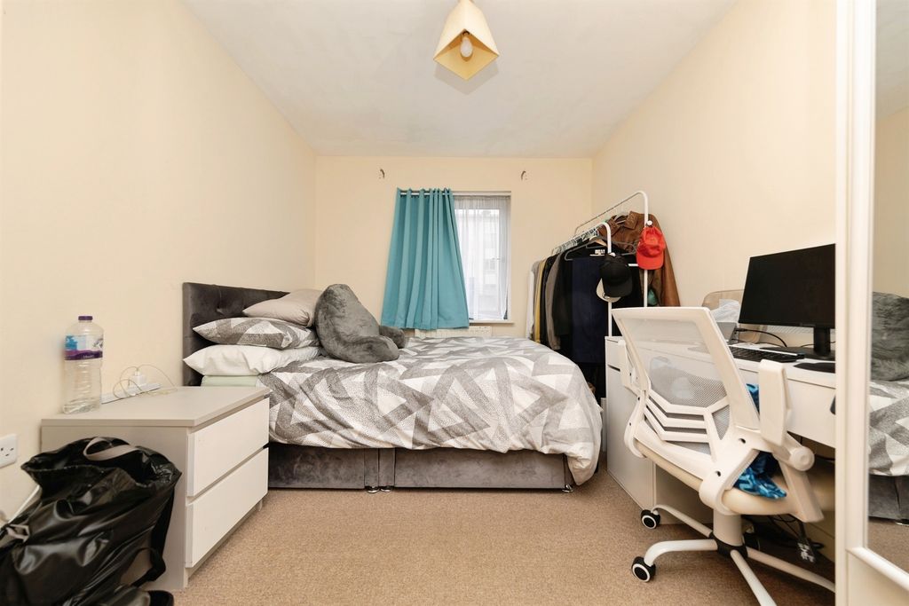 Quayside Drive, Colchester CO2, 1 bed flat for sale, £125,000 ...