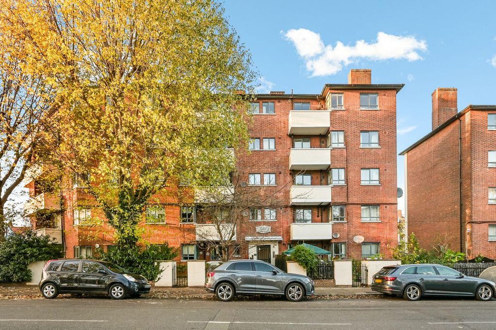 Brecknock Road, Tufnell Park N19, 2 bed flat for sale, £550,000 ...