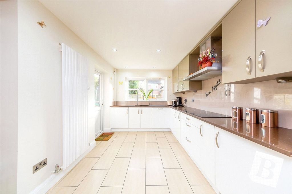 Nottingham Way, Langdon Hills, Essex SS16, 4 bed detached house for ...