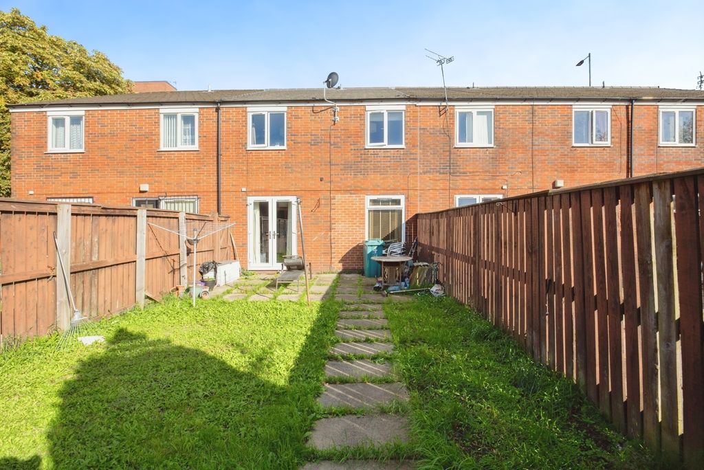 Alexandra Road, Manchester, Lancashire M16, 2 bed terraced house for ...