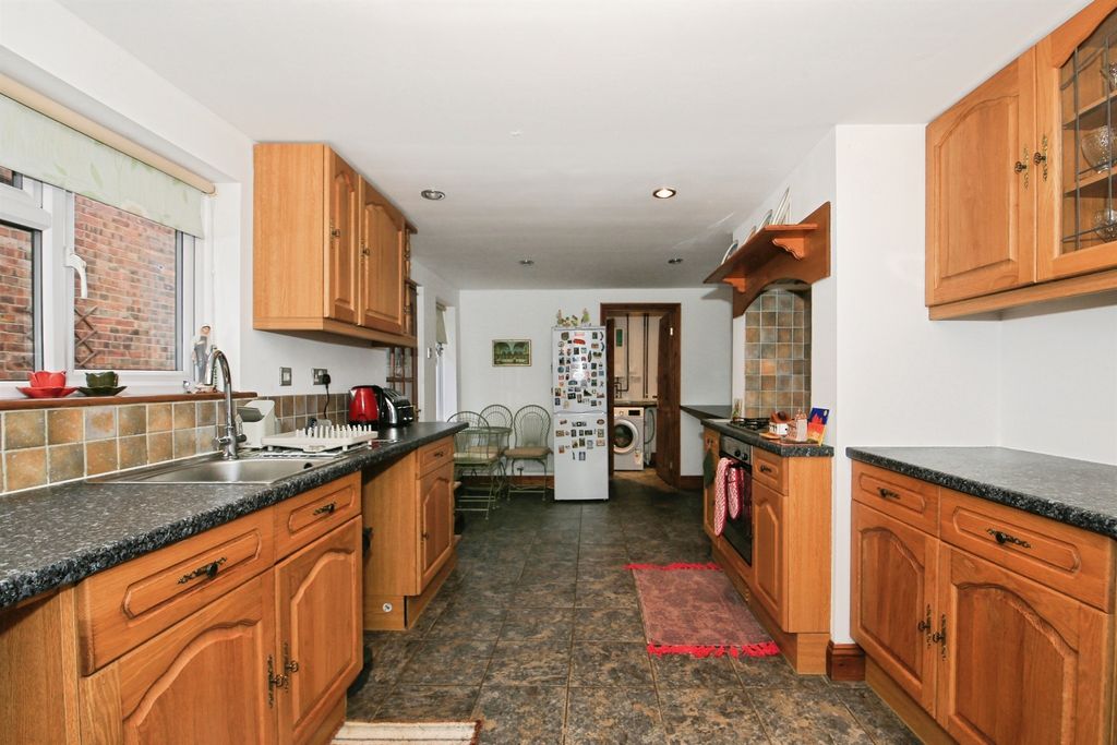 Glebe Road, Peterborough PE2, 4 bed semi-detached house for sale, £ ...