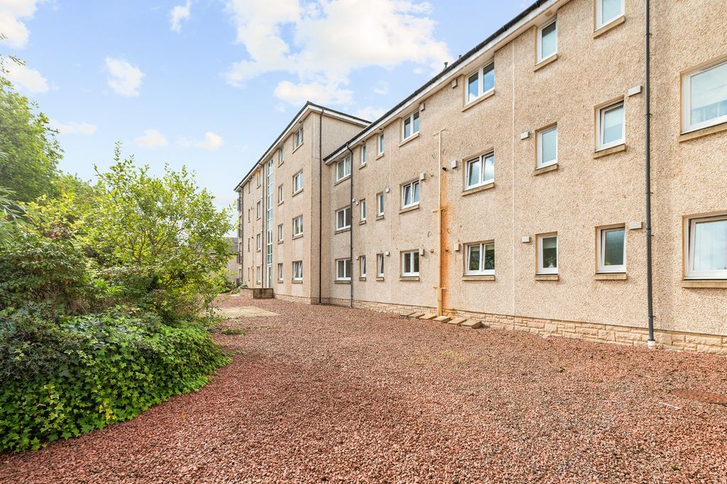 Newlands Court, Bathgate EH48, 2 bed flat for sale, £129,995 ...
