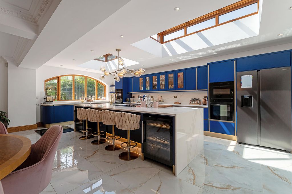 Roman Lane, Little Aston Park B74, 6 bed detached house for sale, £ ...