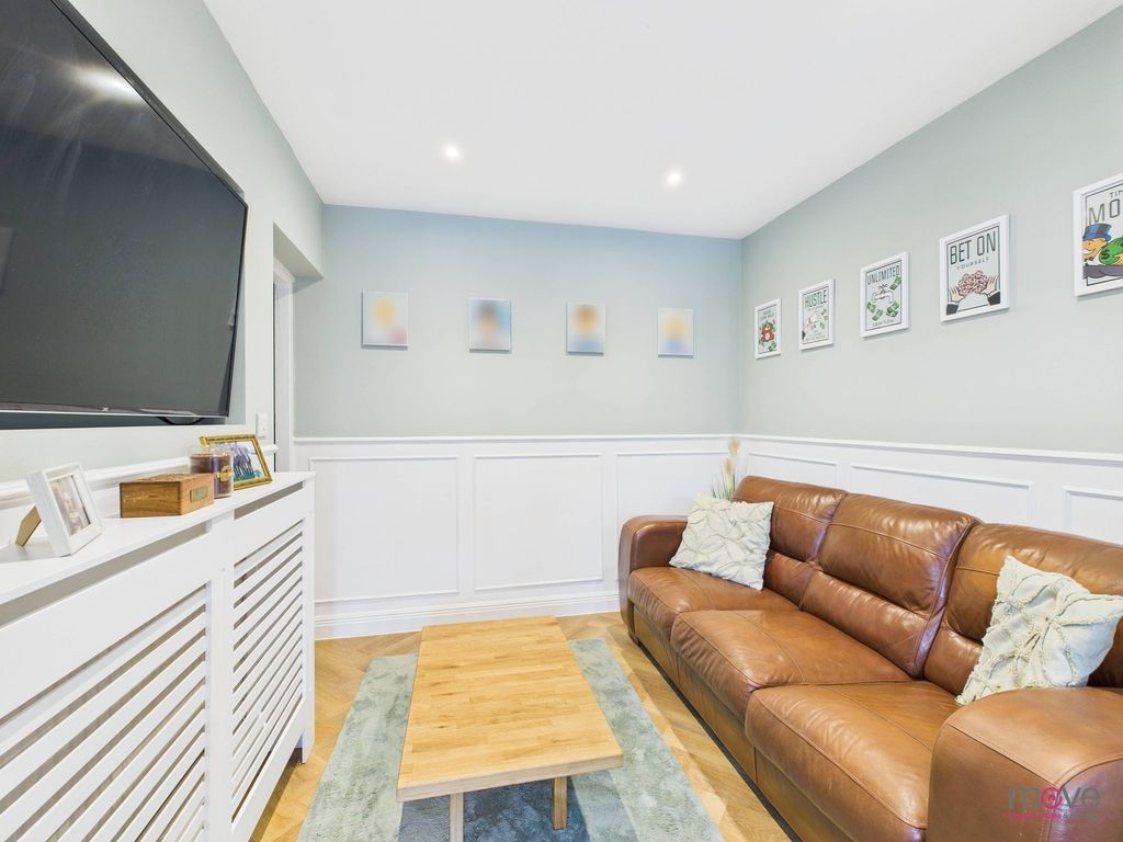 Sandyleaze, Gloucester GL2, 4 bed semi-detached house for sale, £ ...