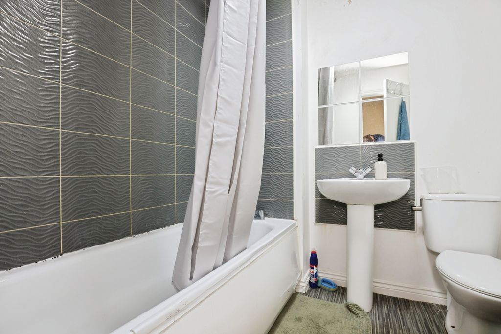 Anglian Way, Coventry CV3, 4 bed end terrace house for sale, £320,000 ...