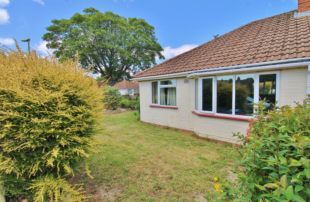Beresford Road, Stubbington PO14, 2 bed semi-detached bungalow for sale ...