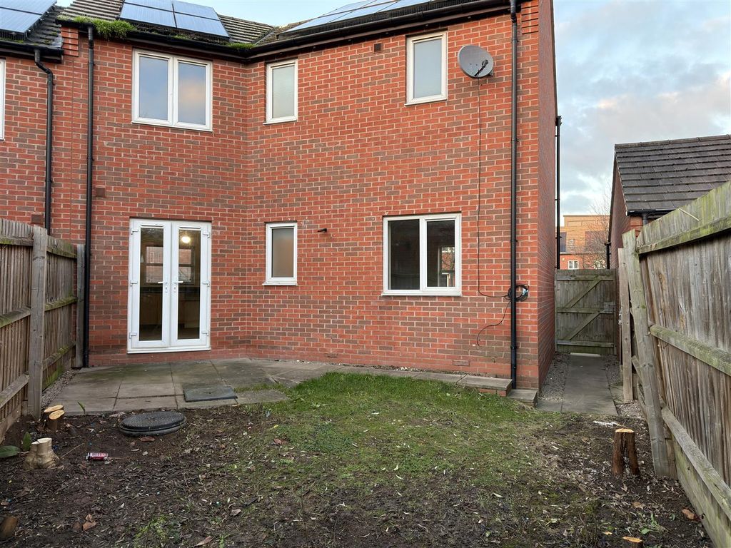 Beagle Close, Leicester LE4, 3 bed semi-detached house for sale, £ ...