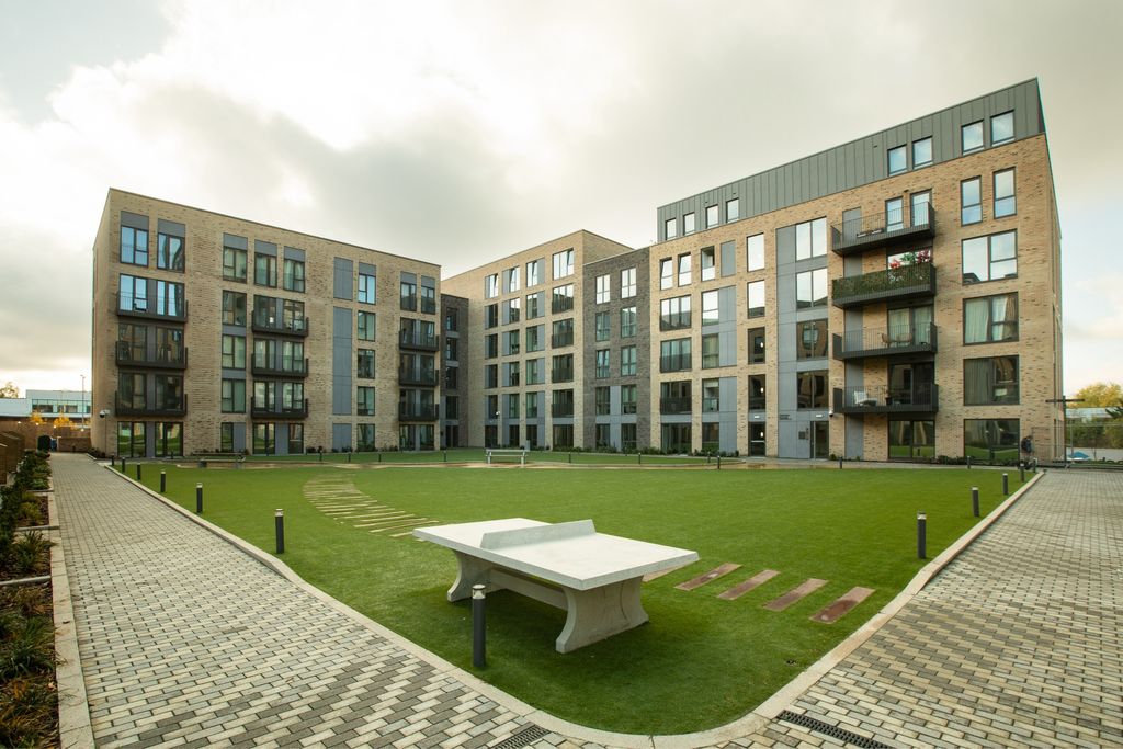 Ascot Road, Watford WD18, 2 bed flat to rent, £2,165 pcm | PrimeLocation