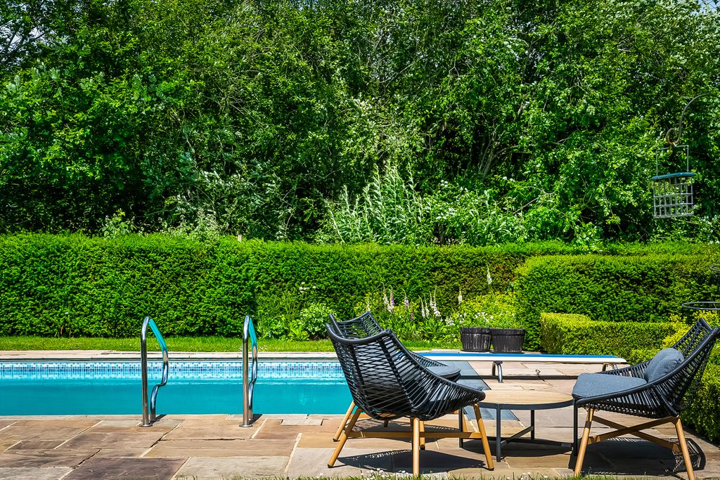 Pickhurst Road, Chiddingfold, Godalming, Surrey GU8, 7 bed detached ...