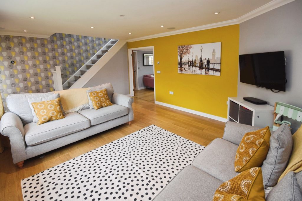 Barryfields, Shalford, Braintree CM7, 3 bed semi-detached house for ...