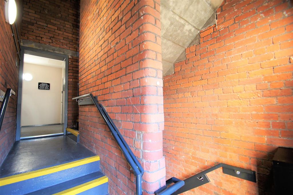 The Cartwright, Spinners Mill M4, 2 bed flat to rent, £1,150 pcm ...