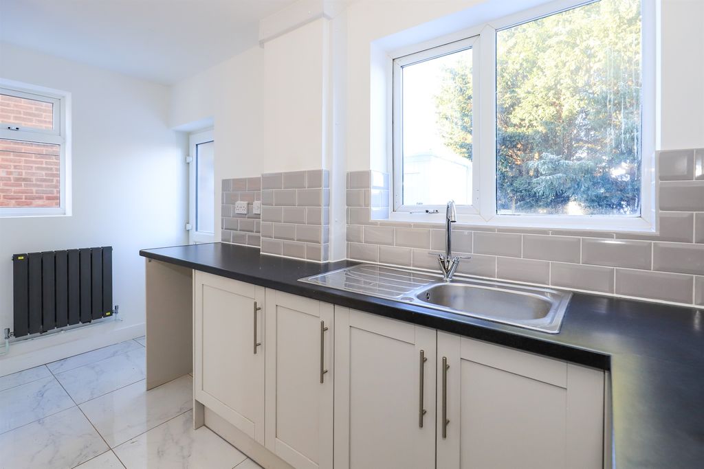 Bushbury Lane, Bushbury, Wolverhampton WV10, 3 bed semi-detached house ...