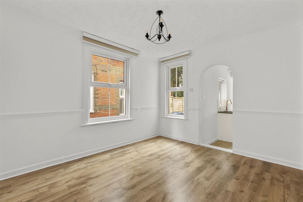 Hughenden Road, High Wycombe (No Chain) HP13, 2 bed semi-detached house ...