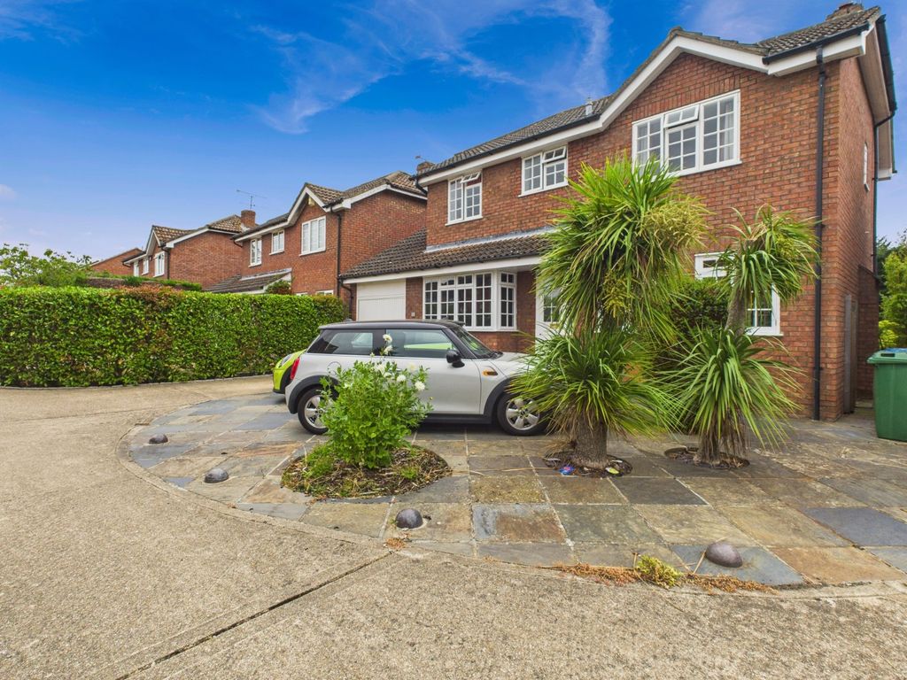 Saxon Way, Old Windsor, Berkshire SL4, 4 bed detached house for sale, £ ...
