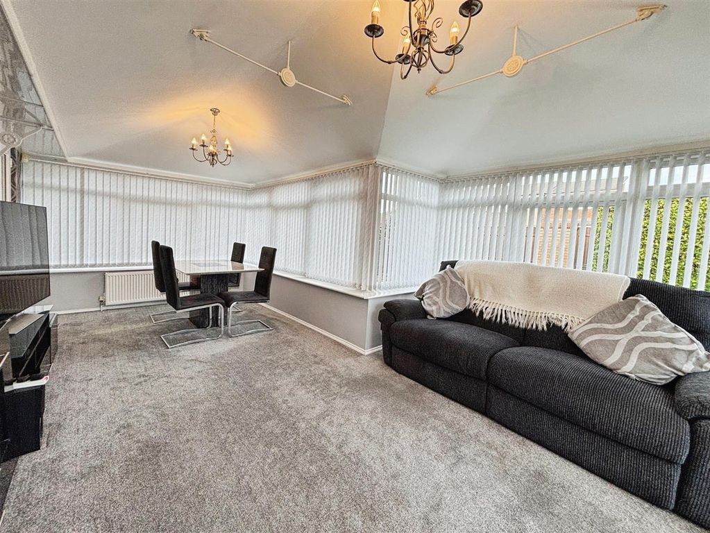 Trueman Court, Low Moor, Bradford BD12, 3 bed detached bungalow for ...